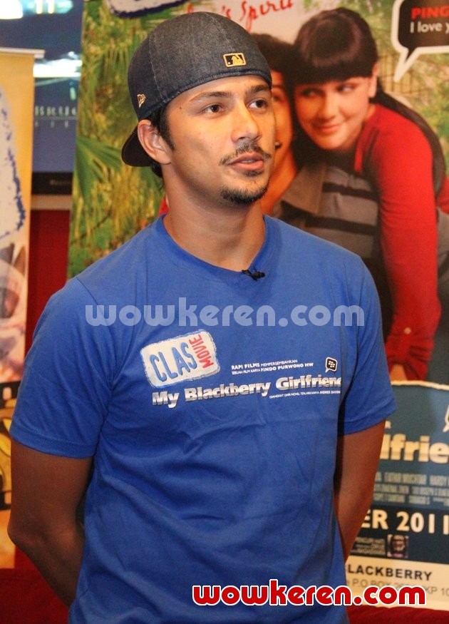 Gambar Foto Fathir Muchtar Di Konferensi Pers Film My Blackberry Girlfriend Foto 2 Dari 6