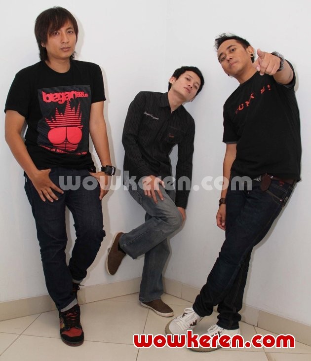 Funky Kopral: Berita, Foto, Video, Lirik Lagu, Profil & Bio | Halaman ...