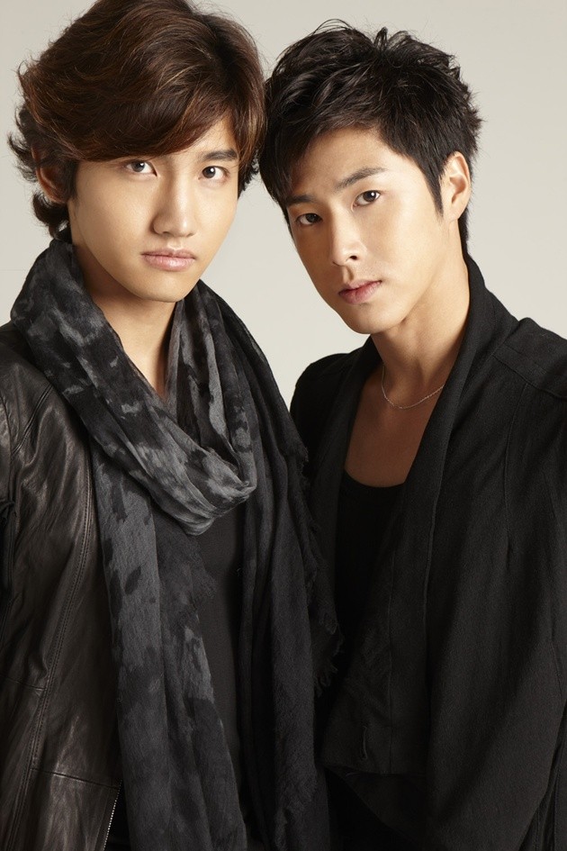 Gambar Foto TVXQ Tetap Kompak dengan Formasi Duo - Foto 2 dari 62