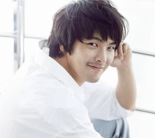 Foto Park Yong Ha Artis Terbaik Asia - Foto 2 dari 20
