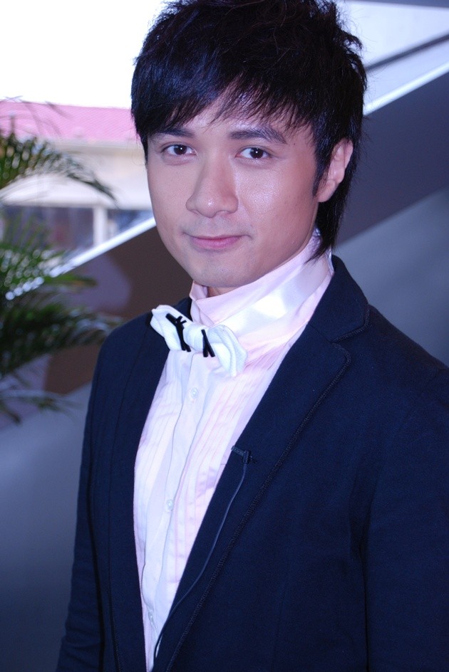 Foto Leo Ku Pemotretan untuk Sebuah Majalah - Foto 2 dari 20