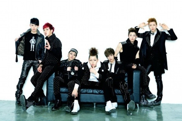 Gambar Foto Block B Promo Single "Tell Them" - Foto 2 dari 18
