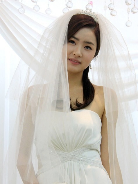 Foto Shin Se Kyung Menjadi Model di Katalog Fashion Vivien - Foto 2 ...