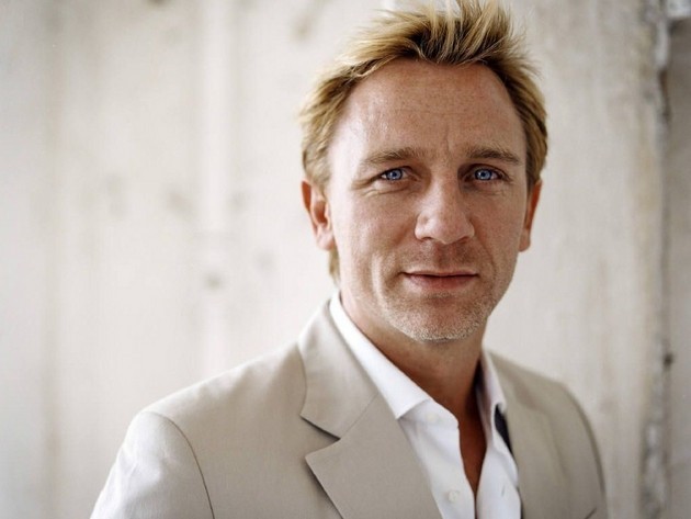 Gambar Foto Daniel Craig Tampil Cool di Depan Kamera - Foto 2 dari 22