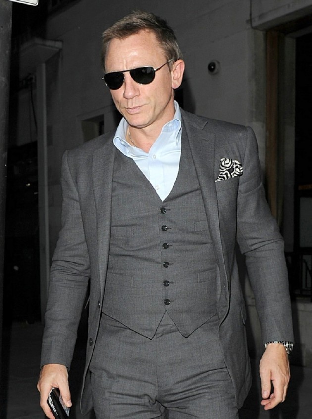 Gambar Foto Daniel Craig Menjadi James Bond di 'Skyfall' - Foto 2 dari 22