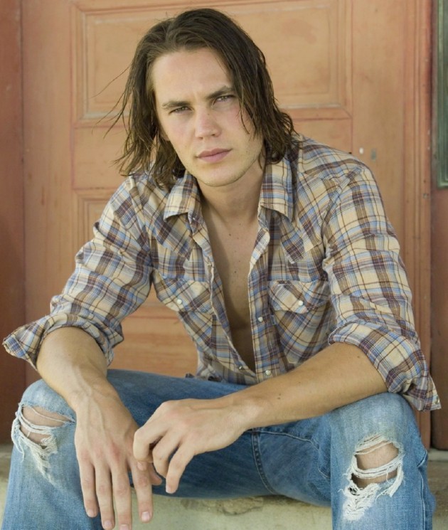 Foto Taylor Kitsch Menjadi Model Untuk Diesel dan Abercrombie & Fitch ...