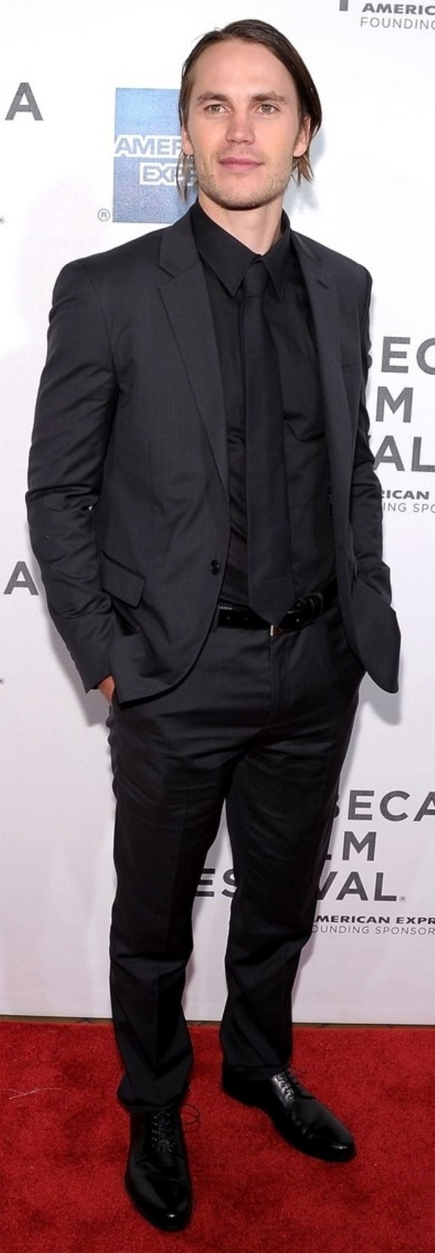 Foto Taylor Kitsch Menjadi Model Untuk Diesel dan Abercrombie & Fitch ...