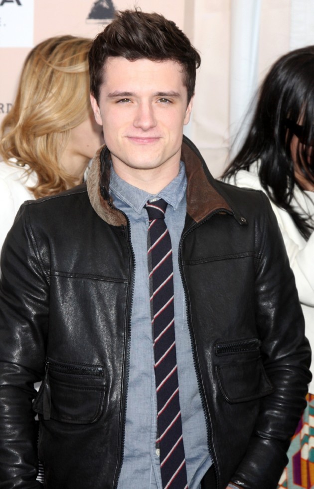 Gambar Foto Josh Hutcherson di Spirit Awards - Foto 2 dari 26