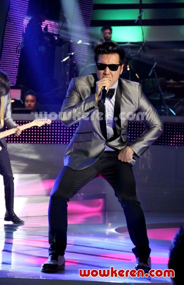 Gambar Foto David 'Naif' di Konser SCTV Masterpiece of Koes Plus - Foto ...