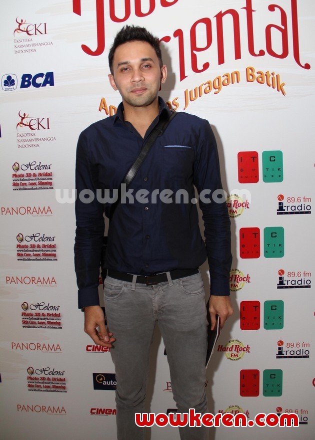 Gambar Foto Teuku Zacky Saat Ditemui Seusai Pementasan Kabaret Oriental ...