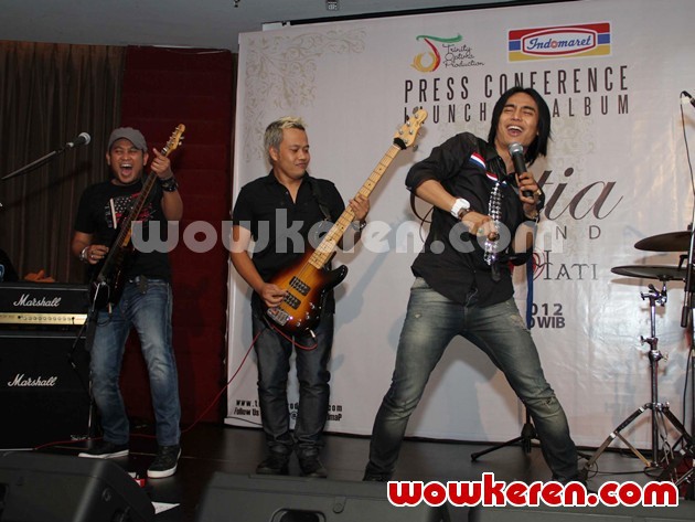 Gambar Foto Penampilan Setia Band Saat Launching Album 'Satu Hati ...