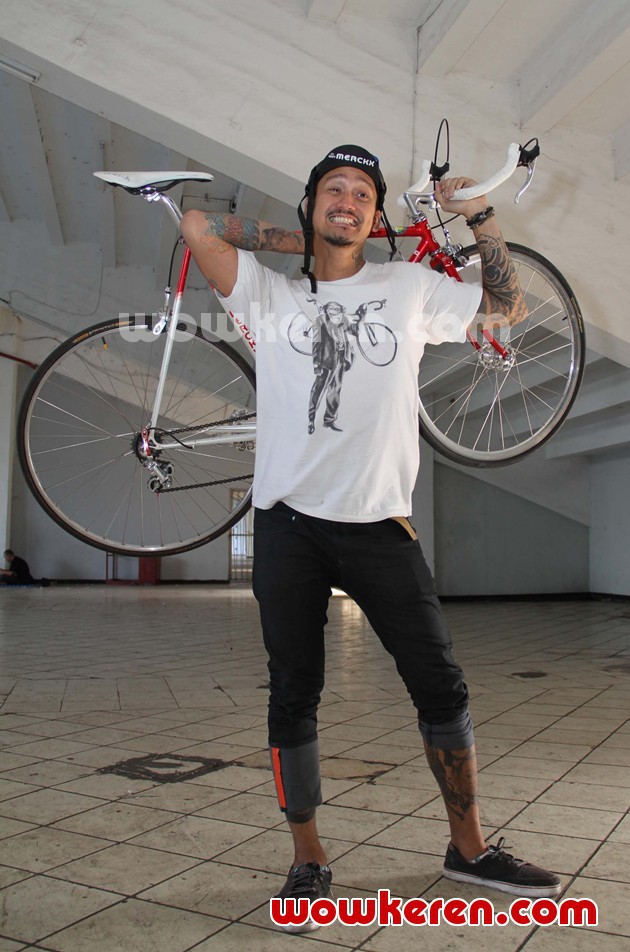 Gambar Foto Tora Sudiro Stres Perankan Karakter Serius di Film Baru ...