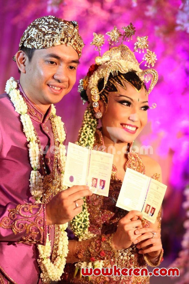 Gambar Foto Prosesi Akad Nikah Ayu Dewi dan Regi Datau - Foto 2 dari 132