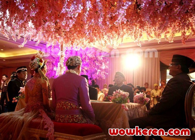 Gambar Foto Prosesi Akad Nikah Ayu Dewi dan Regi Datau - Foto 2 dari 132