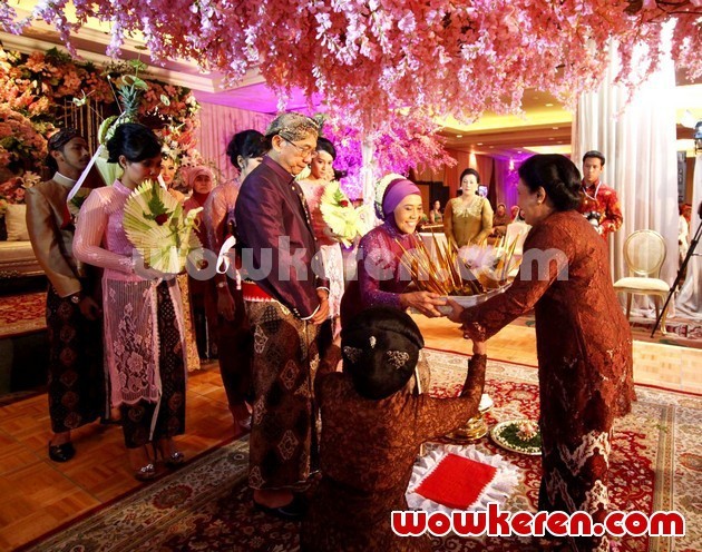 Gambar Foto Prosesi Akad Nikah Ayu Dewi dan Regi Datau - Foto 2 dari 132