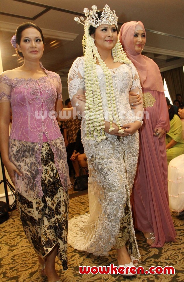 Gambar Foto Prosesi Akad Nikah Iko Uwais dan Audy Item - Foto 2 dari 13