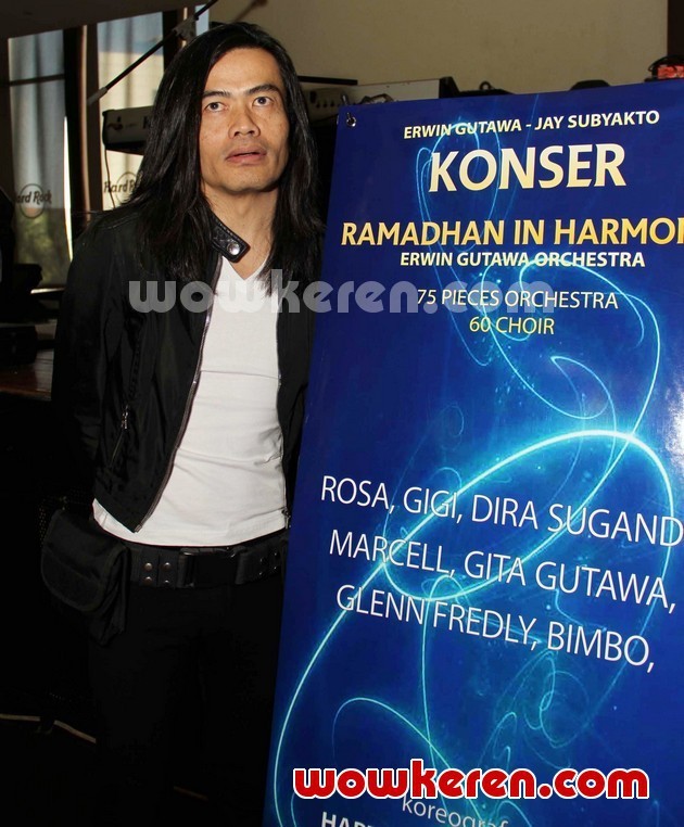 Gambar Foto Jay Subiyakto Saat Jumpa Pers 'Ramadhan in Harmony' - Foto ...