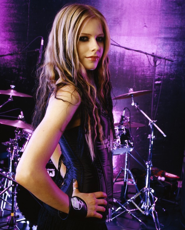 Foto Avril Lavigne Photoshoot - Foto 2 dari 75