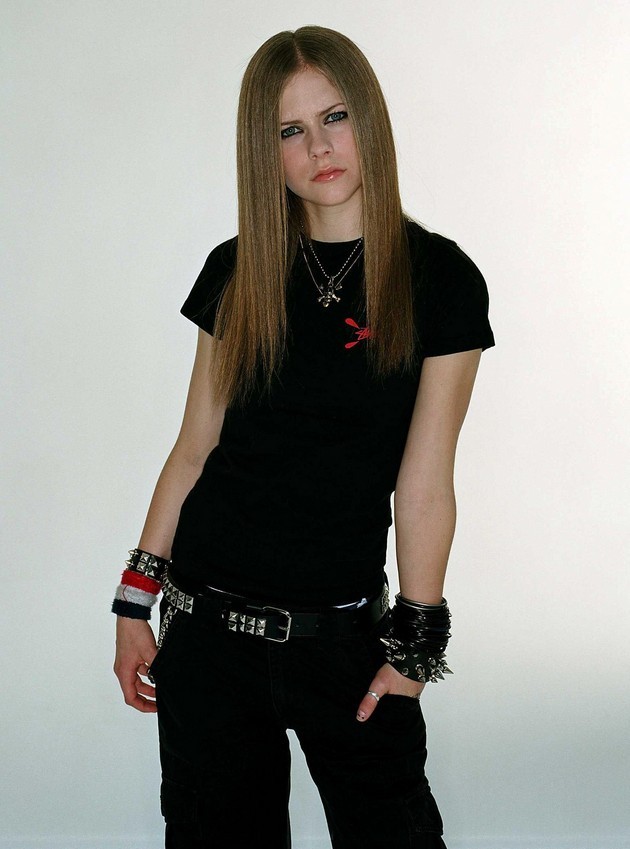 Foto Avril Lavigne Photoshoot - Foto 2 dari 75