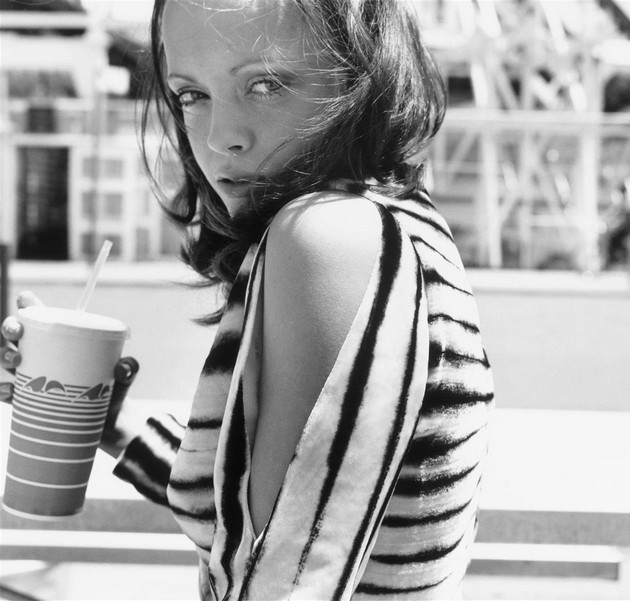 Gambar Foto Christina Ricci Photoshoot - Foto 2 dari 51