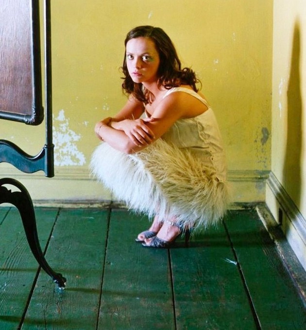 Gambar Foto Christina Ricci Photoshoot - Foto 2 dari 51