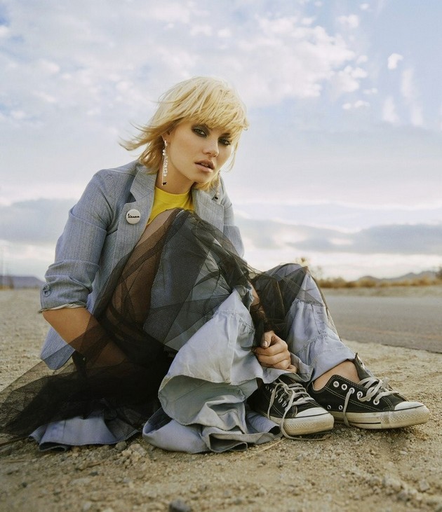 Gambar Foto Elisha Cuthbert Photoshoot - Foto 2 dari 40 Gambar Foto Elisha Cuthbert Photoshoot - Foto 2 dari 40