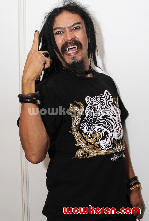 Gambar Foto Limbad Saat Ditemui di Kantor Elza Syarief - Foto 2 dari 18