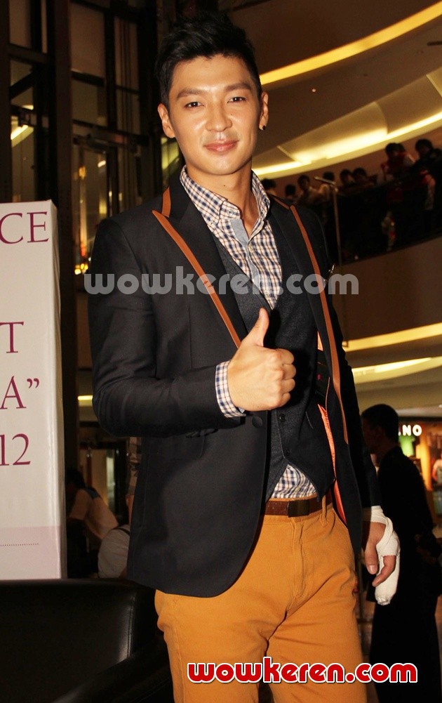 Gambar Foto Tim Hwang Saat Jumpa Pers Konser 'Saranghapnida' - Foto 2 ...