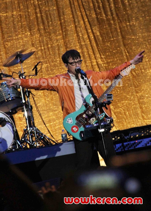 Rivers Cuomo Weezer Blue Album at Lola Goll blog
