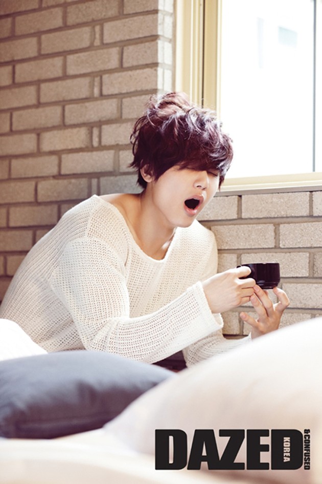 Gambar Foto Kang Min Hyuk CN Blue di Majalah Dazed & Confused Edisi Mei 2013 - Foto 2 dari 12