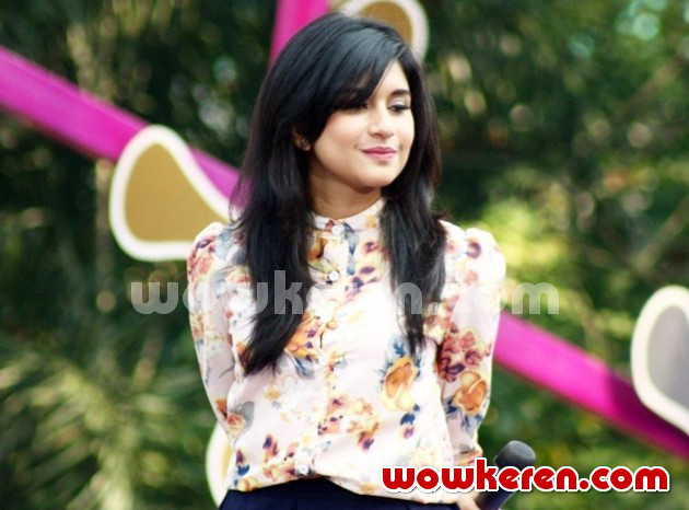 Gambar Foto Bianca Liza Saat Menjadi Host Acara Musik 'Inbox' - Foto 2 ...