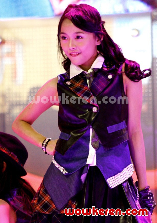 Gambar Foto Rona JKT48 Saat Tampil di Indonesia International Motor ...