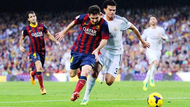 Gambar Foto Duel Lionel Messi vs Pepe - Foto 2 dari 21