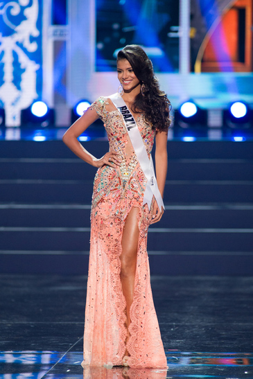 Gambar Foto Miss Brazil Jakelyne Oliveira di Sesi Gaun Malam - Foto 2 ...