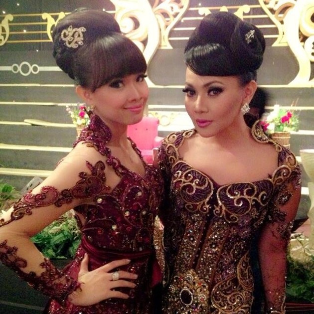 Gambar Foto Winda Viska dan Dewi Gita Saat Menjadi Sinden di Acara ...