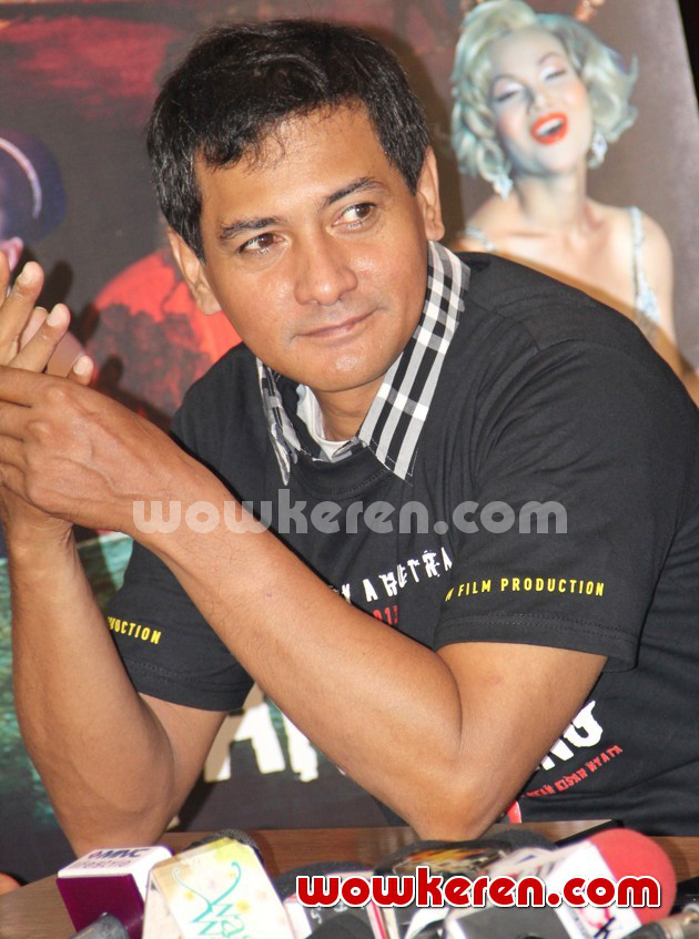 Gambar Foto George Taka Saat Jumpa Pers Film 'Taman Lawang' - Foto 2 dari 6