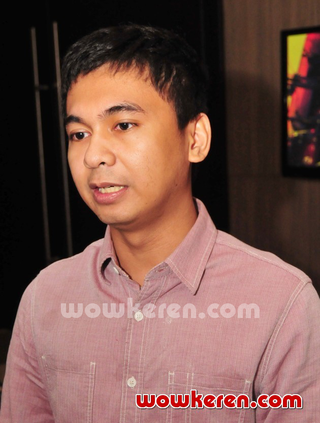 Gambar Foto Raditya Dika di 'Yahoo OMG! Awards 2013' - Foto 2 dari 42