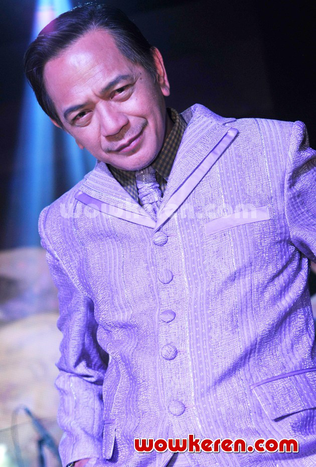 Gambar Foto Ray Sahetapy Saat Jumpa Pers Film 'Eyang Kubur' - Foto 2 ...