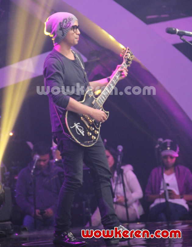 Foto Pasha, Vokalis Band 'Ungu' Asal Donggala - Foto 2 dari 127