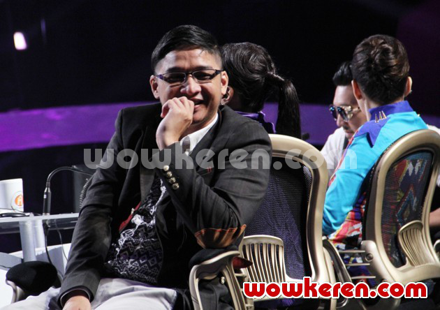 Gambar Foto Pasha Ungu Saat Menjadi Juri di Acara 'AFI 2013' - Foto 2 ...
