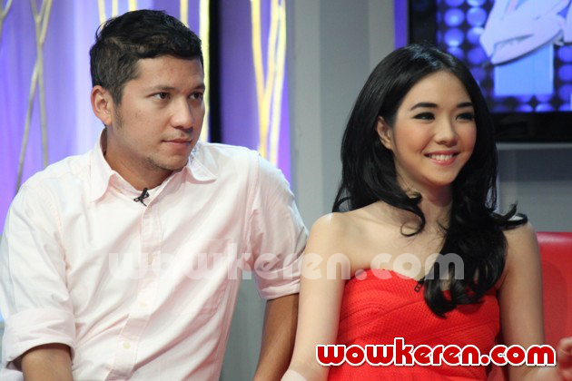 Gambar Foto Gading Marten dan Gisella Anastasia di Acara 'Buka-Bukaan ... Gambar Foto Gading Marten dan Gisella Anastasia di Acara 'Buka-Bukaan ...