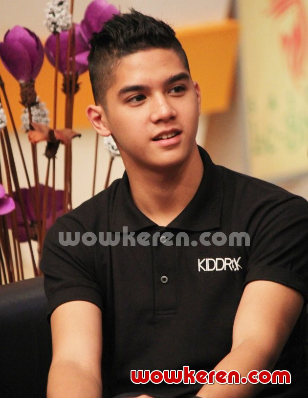 Gambar Foto Al Ghazali Saat Hadir di Acara 'Yuk Keep Smile' - Foto 2 ...
