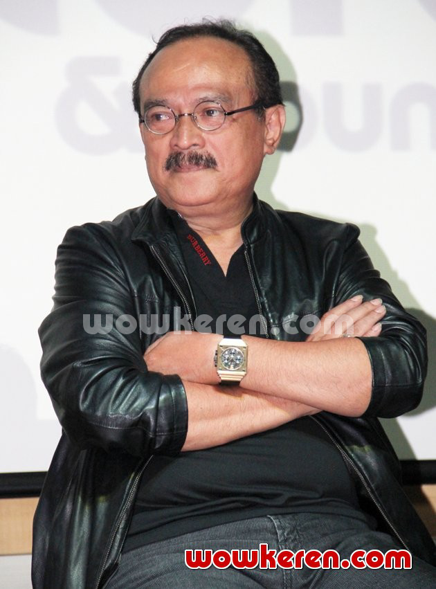 Foto Jay Subiakto dan Eros Djarot Saat Jumpa Pers Konser '40 Tahun Eros ...