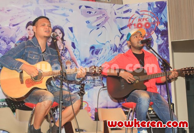 Gambar Foto Pasto-1 Saat Tampil di Peluncuran Album 'Berdua' Duo Maia ...