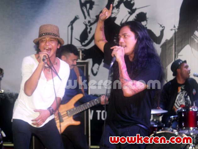 Gambar Foto Andi /rif dan Otong Koil Tampil di Jumpa Pers 'Jack Daniel ...