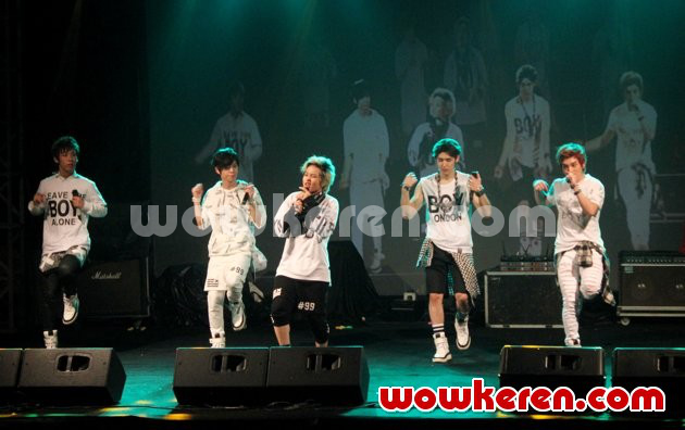 Gambar Foto Yun dan Teo Lunafly Saat Tampil di 'Lukie Beat Live in ...