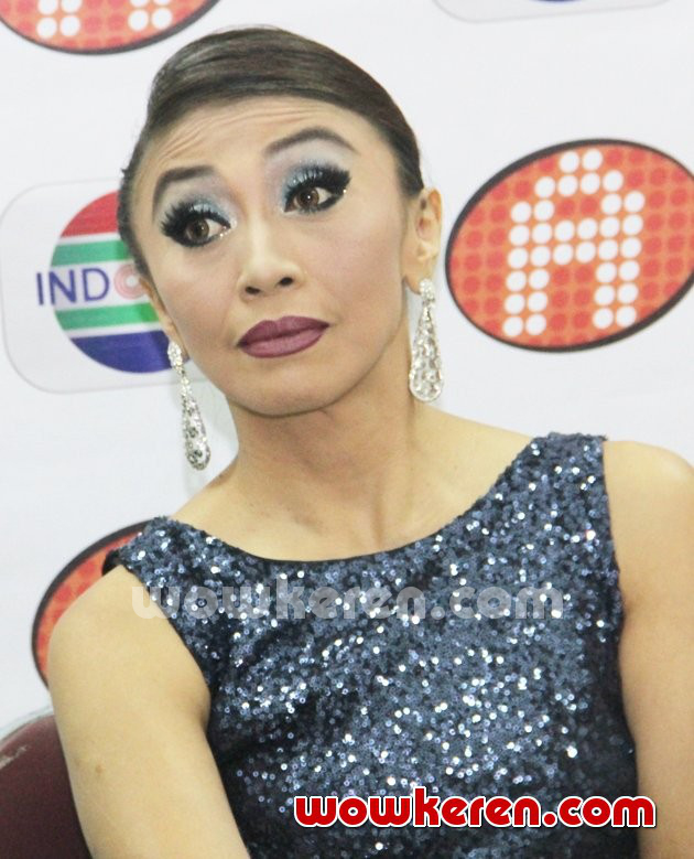 Gambar Foto Trie Utami Saat Ditemui di Acara AFI 2013 - Foto 2 dari 44