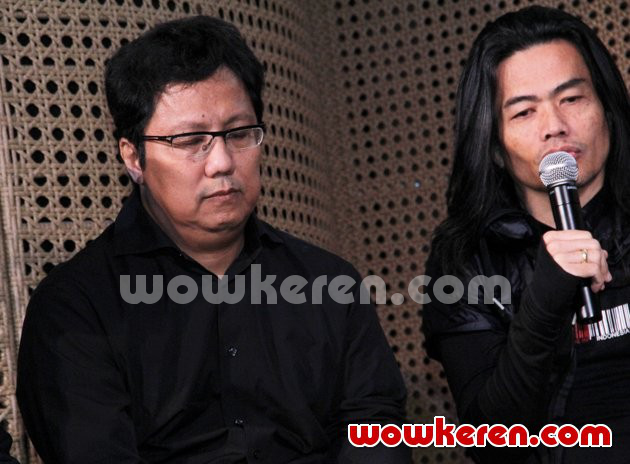 Gambar Foto Jay Subiakto Saat Jumpa Pers Konser '40 Tahun Eros Djarot ...