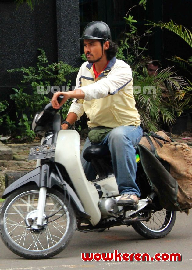 Gambar Foto Chico Jericho Saat Syuting Film 'Cahaya Dari Timur: Beta ...