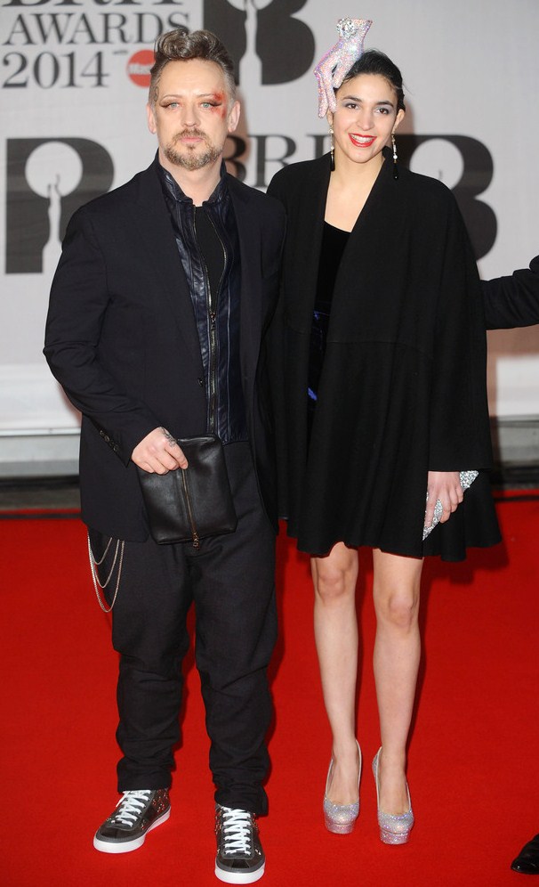 Gambar Foto Boy George di Red Carpet BRIT Awards 2014 - Foto 2 dari 35